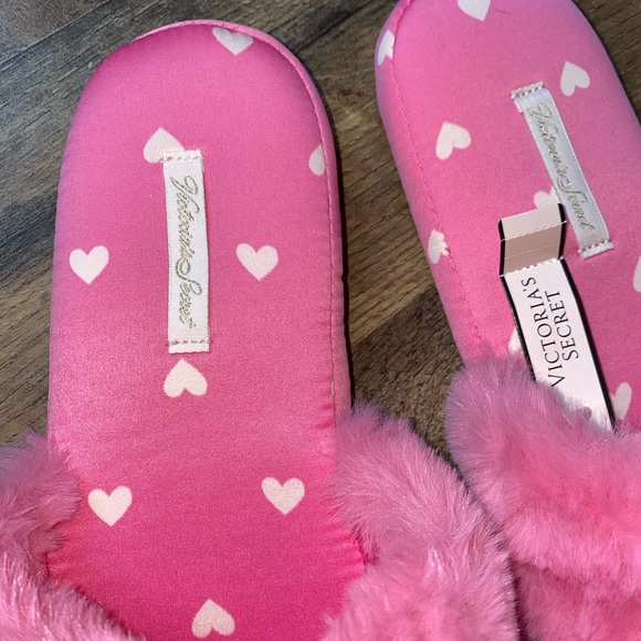 Victoria's Secret | Shoes | Nwt Victorias Secret Bright Pink Heart ...